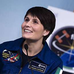 Samantha Cristoforetti prima donna italiana a viaggiare nello spazio. Anche il caffè espresso in ...